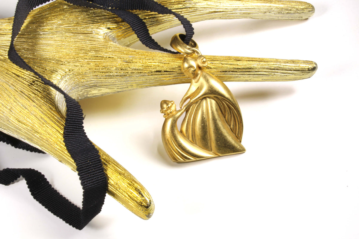 LANVIN mother and daughter logo pendant – Vintage Carwen